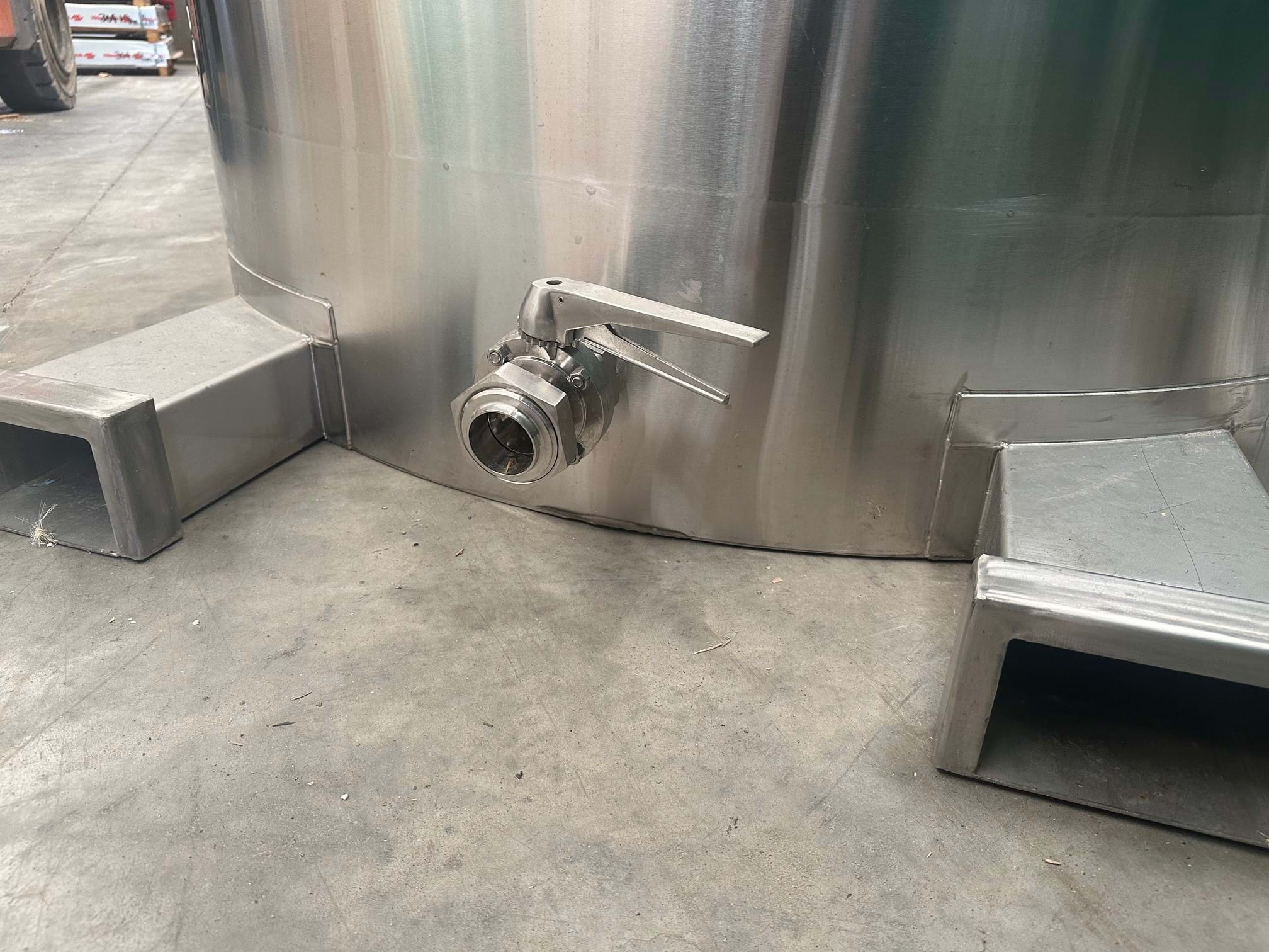 Wine & Beverage Tanks For Sale