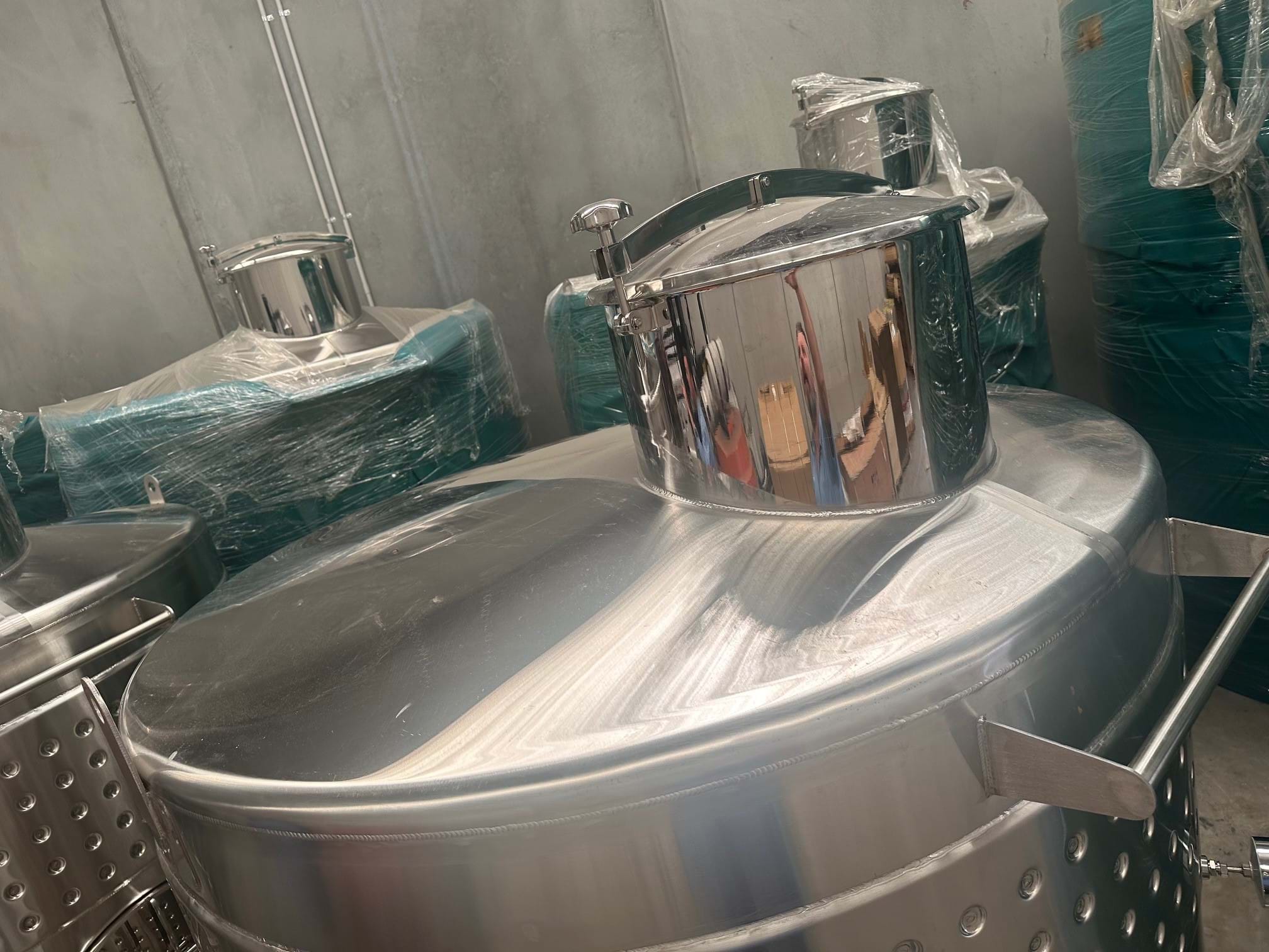 Wine & Beverage Tanks For Sale