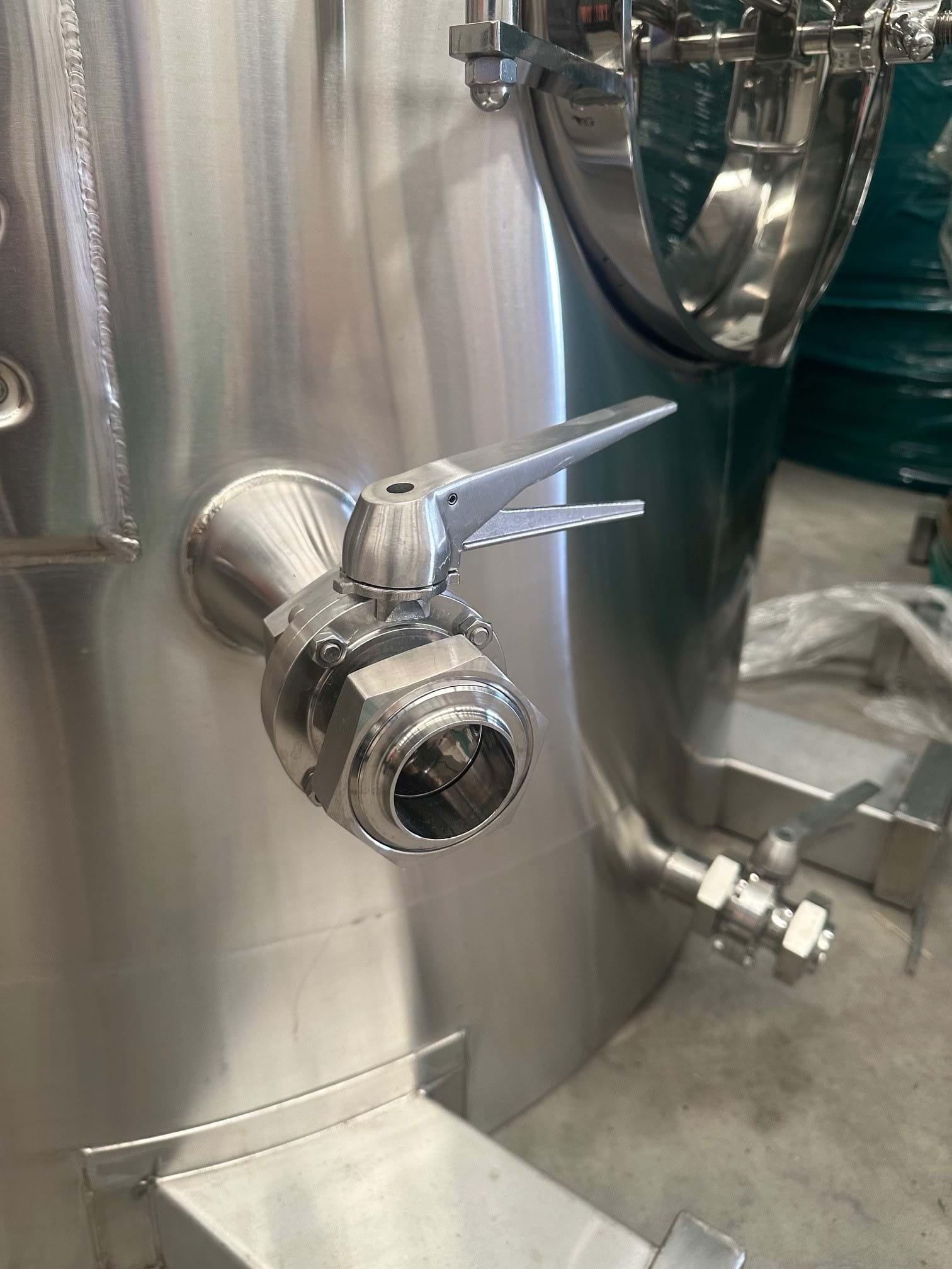 Wine & Beverage Tanks For Sale